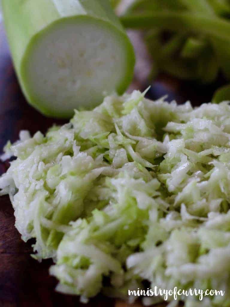 Instant Pot Dudhi Halwa {Lauki Halwa} - Ministry of Curry