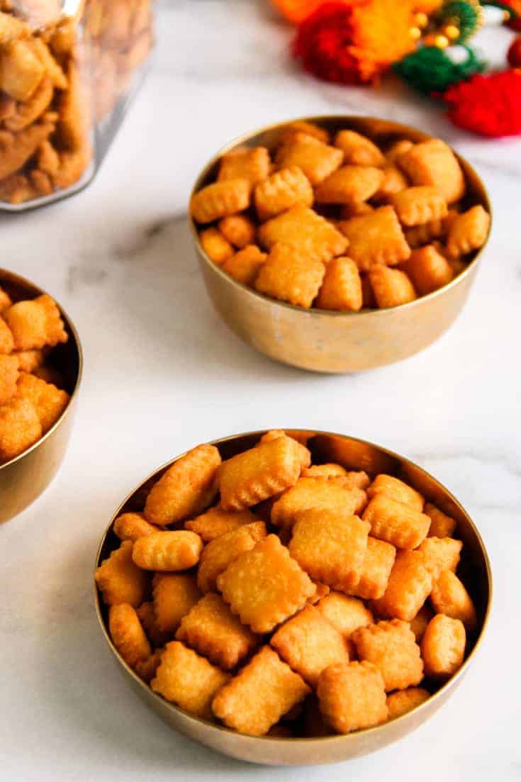 Shankarpale | Shakkarpara (Mom's Recipe with video) - Ministry of Curry