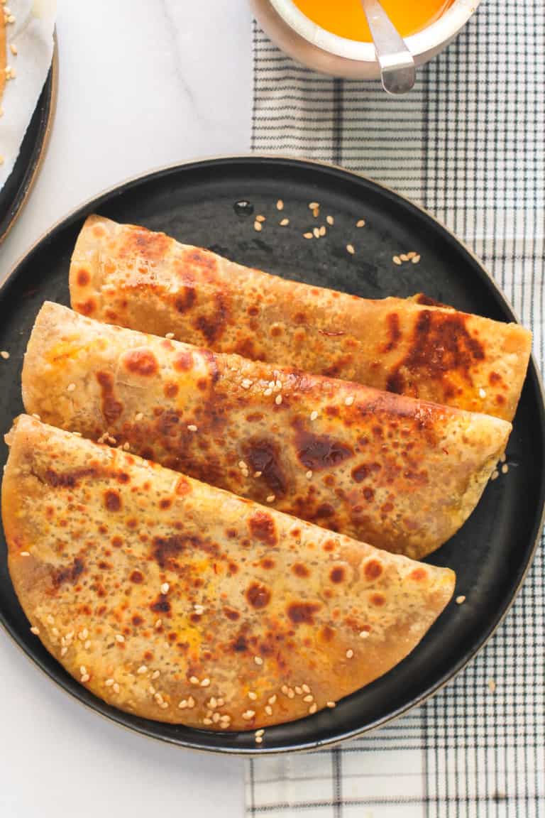 Tilachi Poli Gul Poli {Sweet Sesame Parathas} - Ministry of Curry
