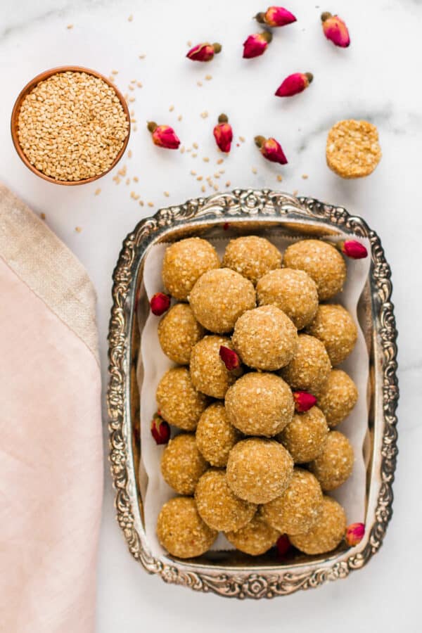 EASY Til Laddu | Til Ke Laddu | Tilache Ladoo - Ministry of Curry