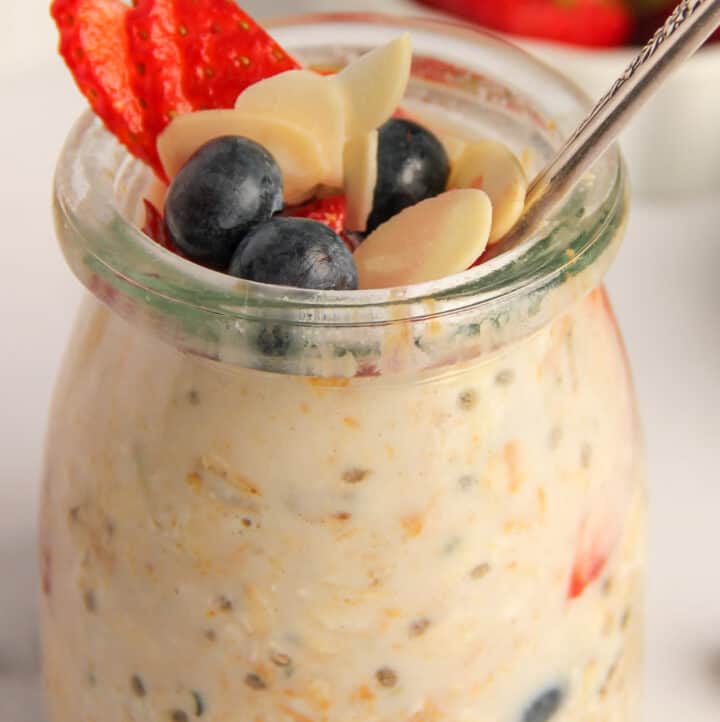 Easy Overnight Oats with Chia Seeds - Ministry of Curry