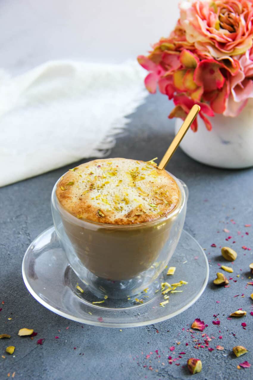 Creamy Pistachio Latte Recipe - Ministry of Curry