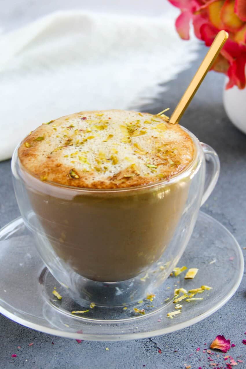 Creamy Pistachio Latte Recipe - Ministry of Curry