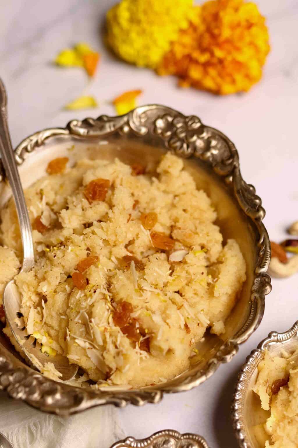 Sheera {Quick & Easy Sooji Halwa Recipe} Recipe - Ministry of Curry